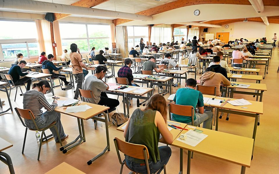 مواعيد وتفاصيل الامتحانات النهائية في فرنسا - JELIA ARABIA